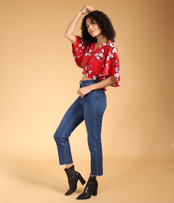 Tops vêtement rouge - © - Edji